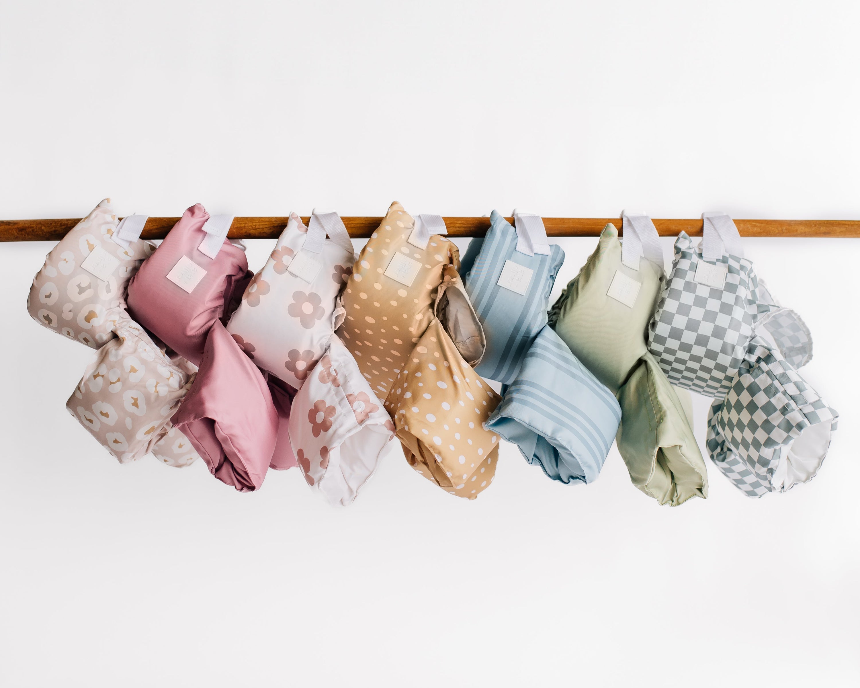 Ava & Oliver – Ava & Oliver